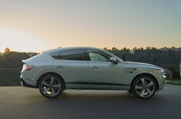 GENESIS UNVEILS FIRST-EVER GV80 COUPE AND NEW GV80 SUV FOR NORTH ...